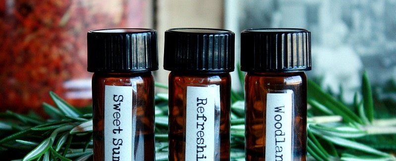 15 Tantalizing Essential Oil Perfume Recipes - Simple Pure Beauty