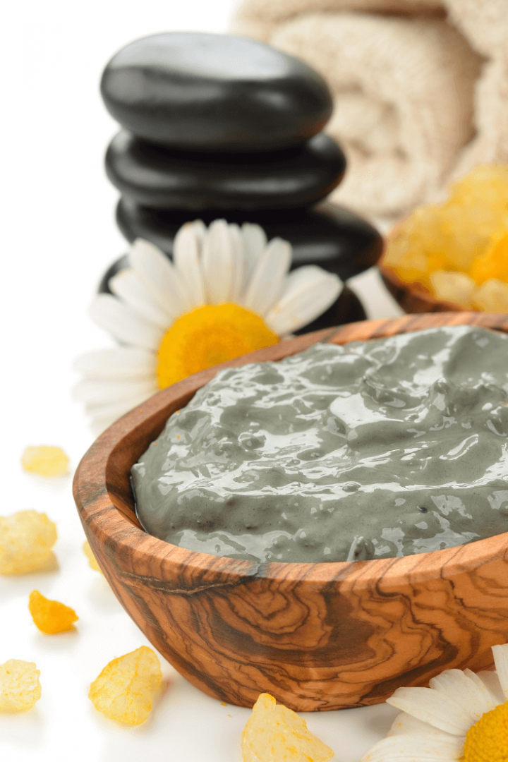 French Green Clay Benefits for Skin: How to Use, Where to Buy + DIY ...